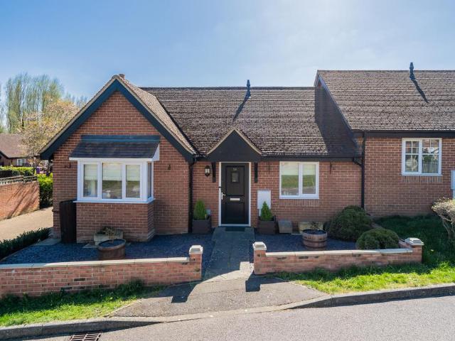 2 bedroom bungalow for sale