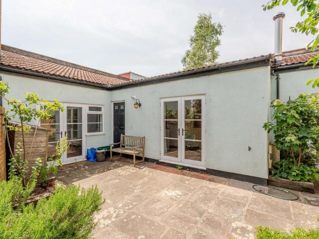 2 bedroom bungalow for sale
