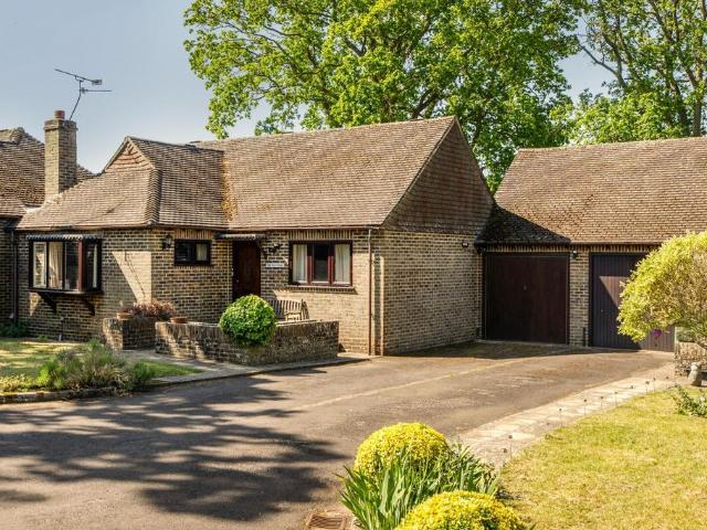 2 bedroom bungalow for sale