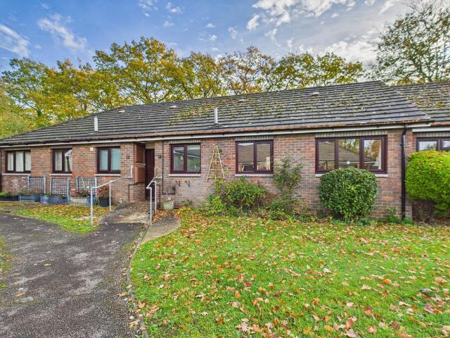 2 bedroom bungalow for sale