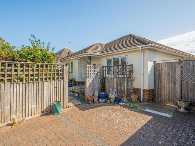2 bedroom bungalow for sale