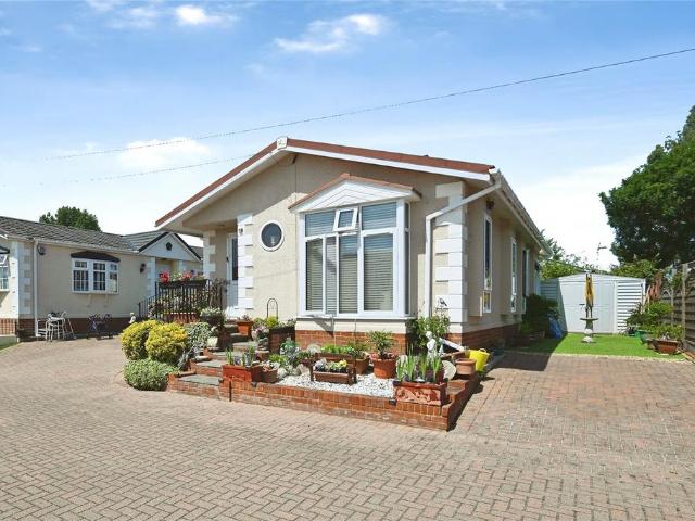2 bedroom bungalow for sale