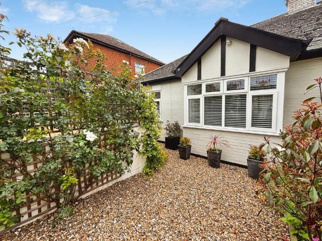2 bedroom bungalow for sale