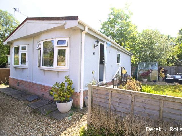 2 bedroom bungalow for sale