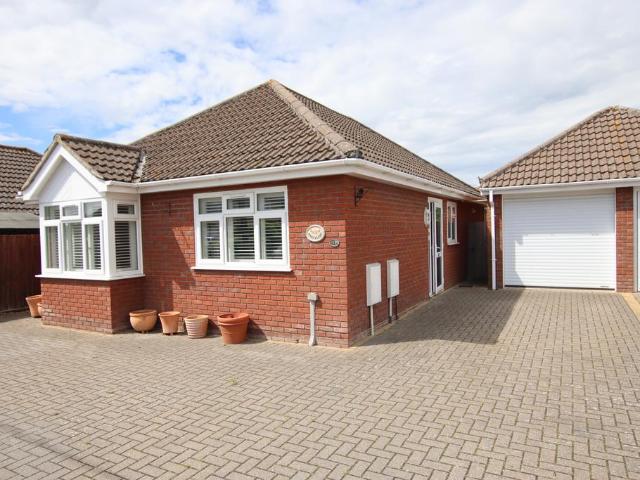 2 bedroom bungalow for sale