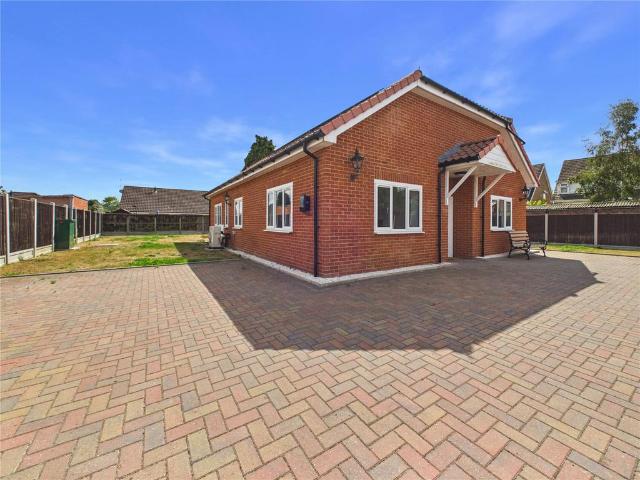 2 bedroom bungalow for sale