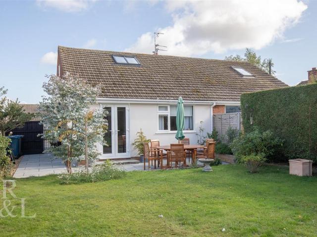 2 bedroom bungalow for sale