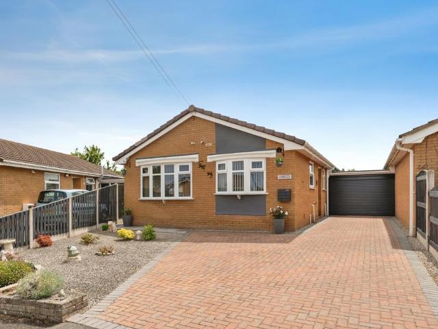 2 bedroom bungalow for sale