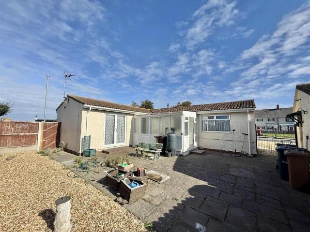 2 bedroom bungalow for sale