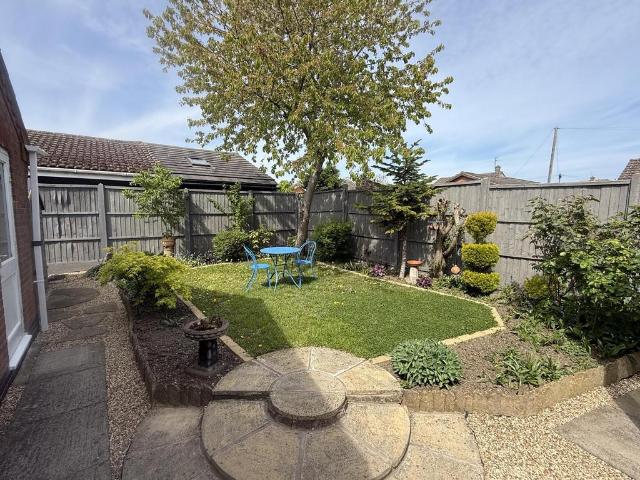 2 bedroom bungalow for sale