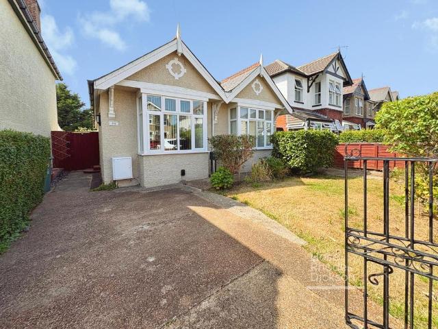 2 bedroom bungalow for sale