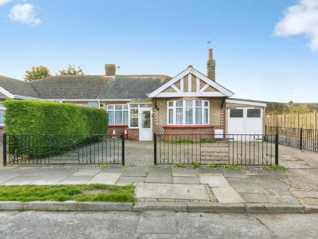 2 bedroom bungalow for sale