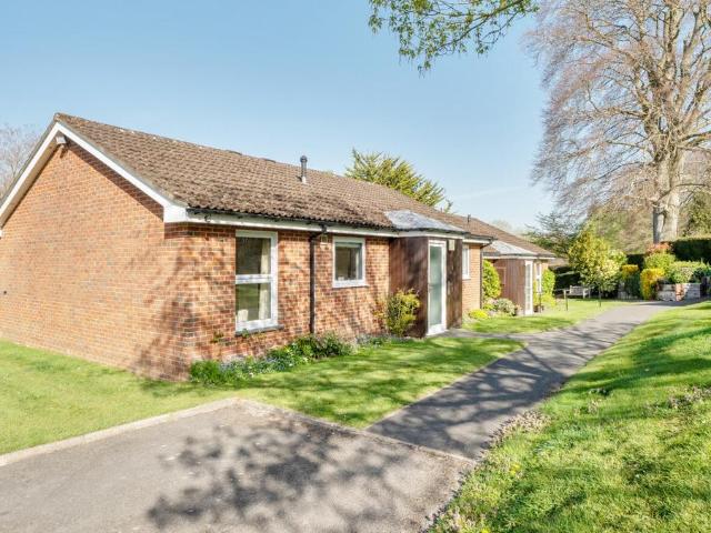2 bedroom bungalow for sale