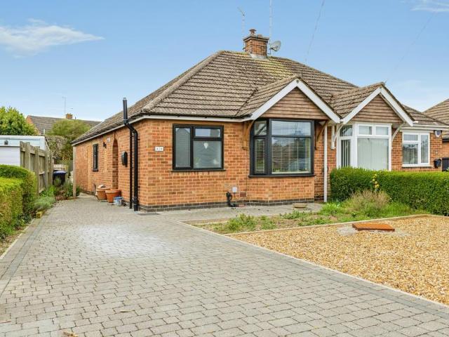 2 bedroom bungalow for sale