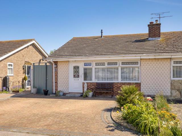 2 bedroom bungalow for sale