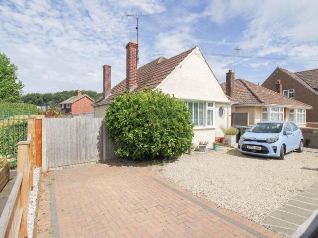 2 bedroom bungalow for sale