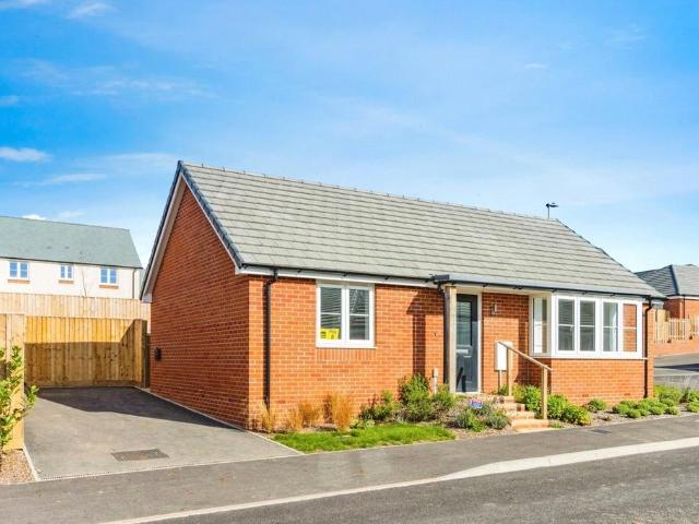 2 bedroom bungalow for sale