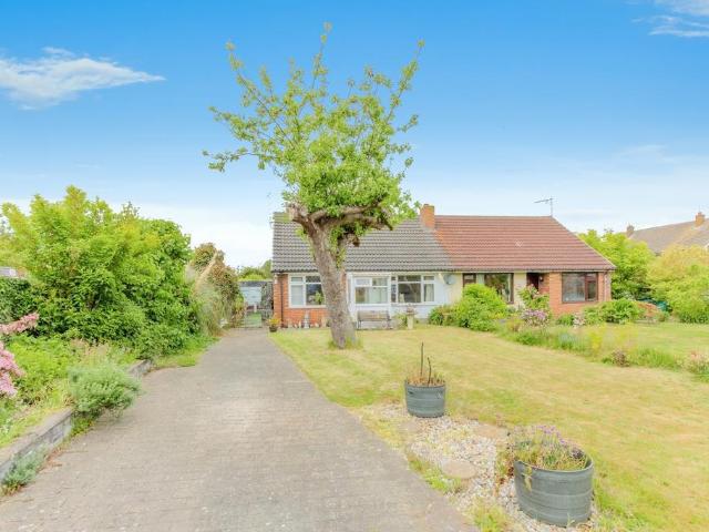 2 bedroom bungalow for sale