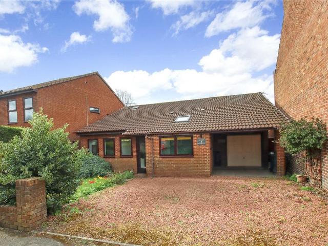 2 bedroom bungalow for sale