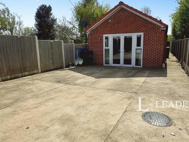 2 bedroom bungalow for sale
