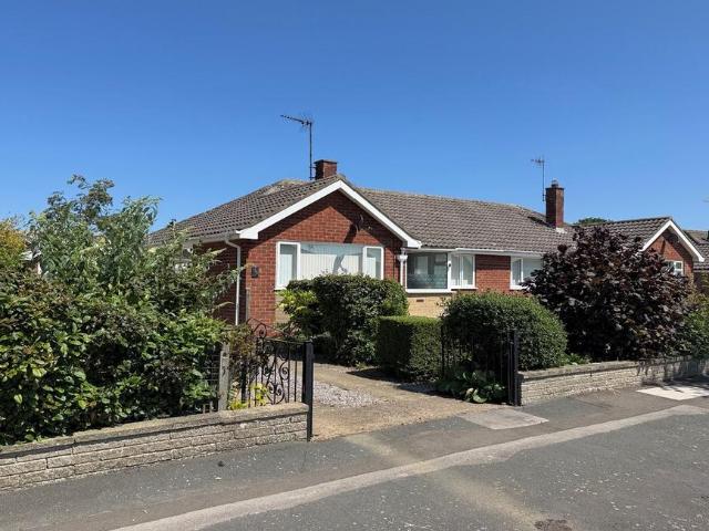 2 bedroom bungalow for sale