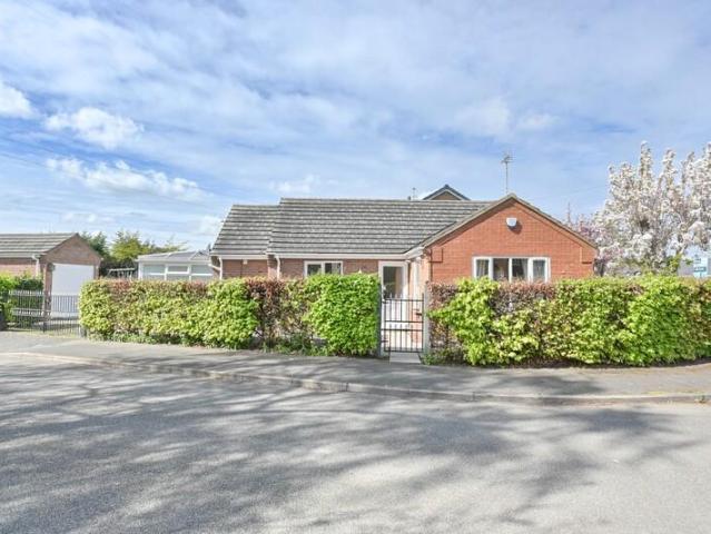 2 bedroom bungalow for sale