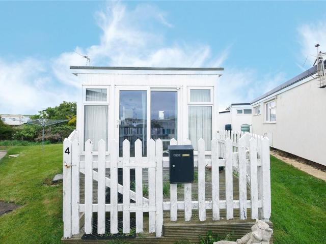 2 bedroom bungalow for sale
