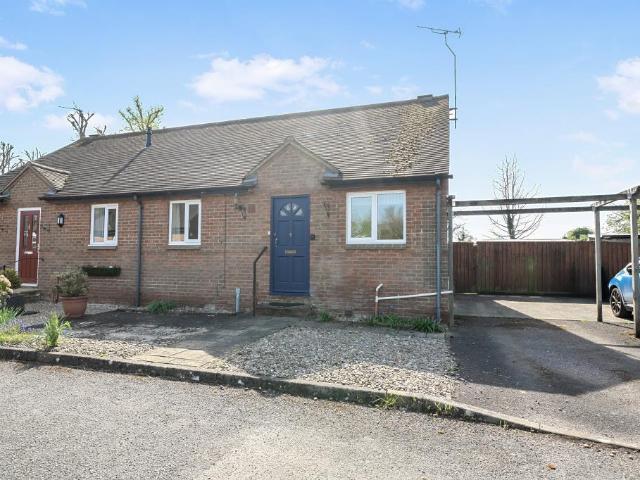2 bedroom bungalow for sale