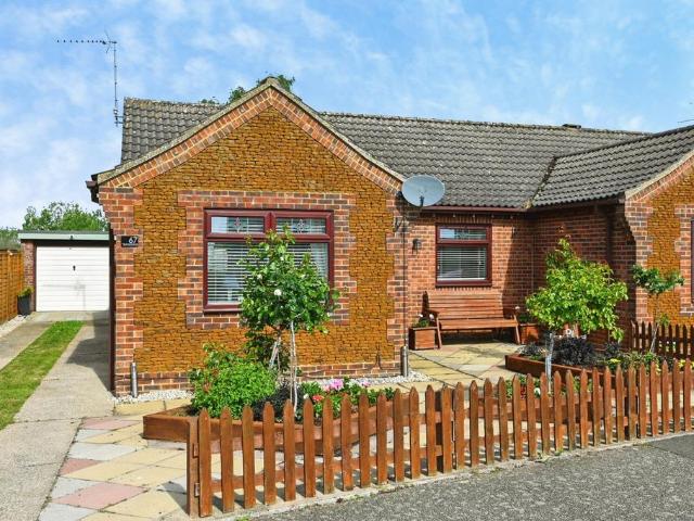 2 bedroom bungalow for sale