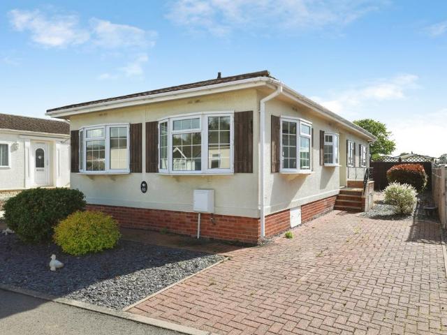 2 bedroom bungalow for sale