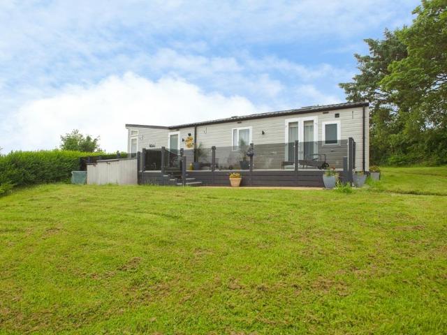 2 bedroom bungalow for sale