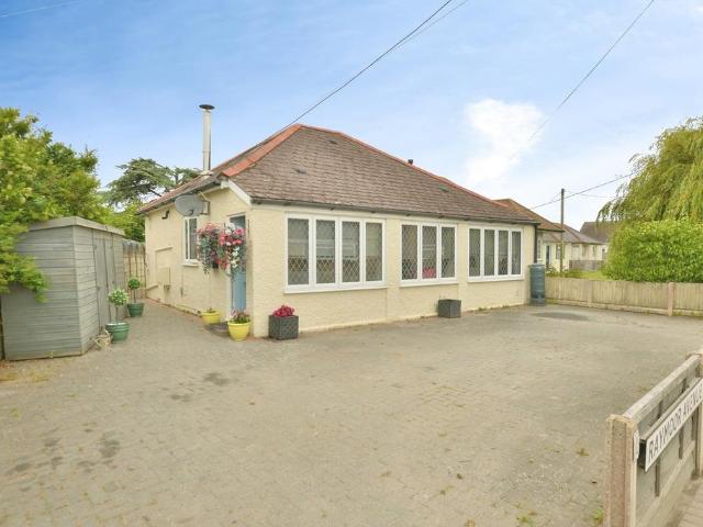 2 bedroom bungalow for sale
