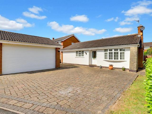 2 bedroom bungalow for sale