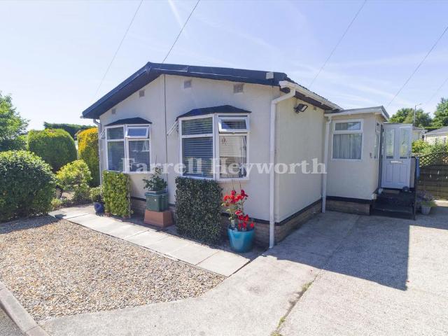 2 bedroom bungalow for sale