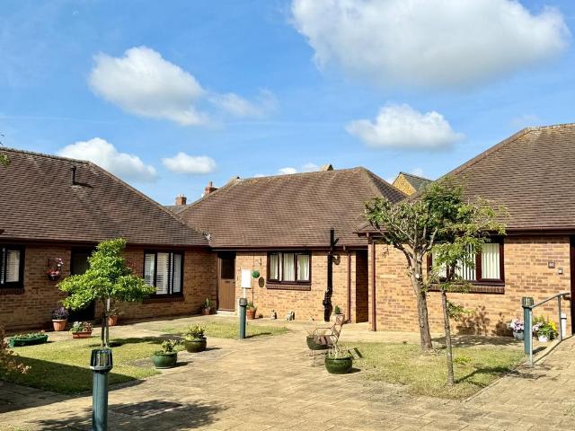 2 bedroom bungalow for sale