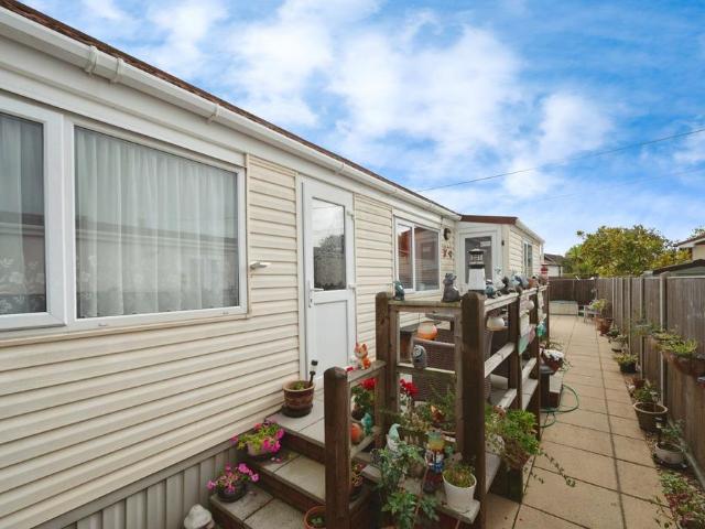 2 bedroom bungalow for sale