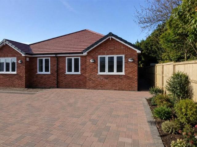 2 bedroom bungalow for sale