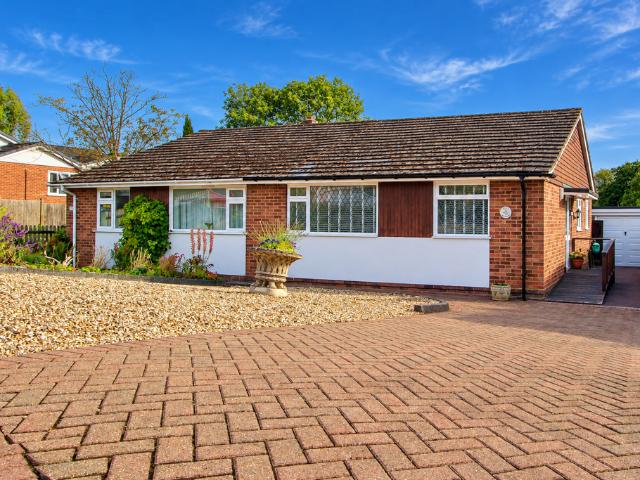 2 bedroom bungalow for sale