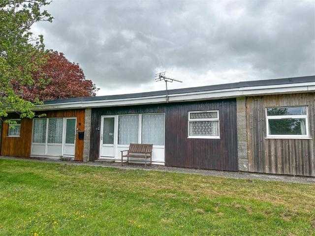2 bedroom bungalow for sale