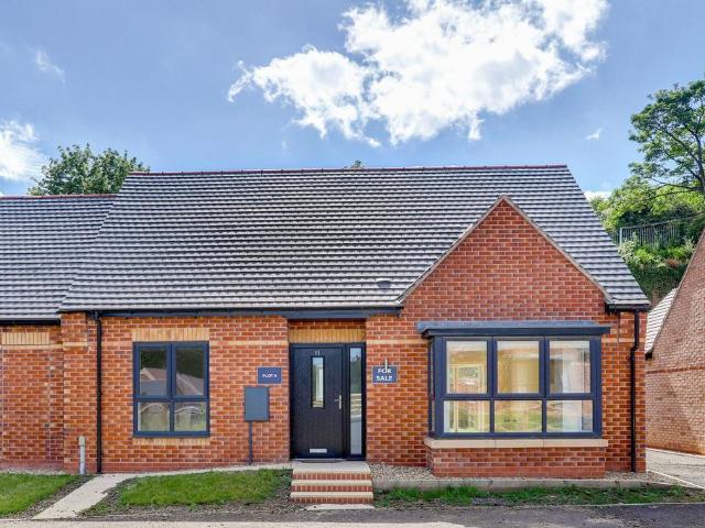 2 bedroom bungalow for sale