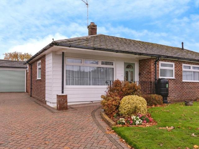 2 bedroom bungalow for sale
