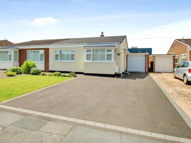 2 bedroom bungalow for sale