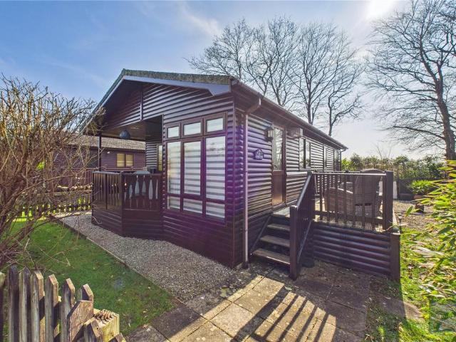 2 bedroom bungalow for sale