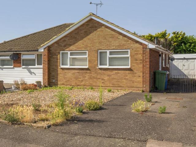 2 bedroom bungalow for sale