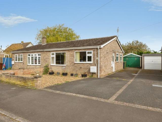 2 bedroom bungalow for sale