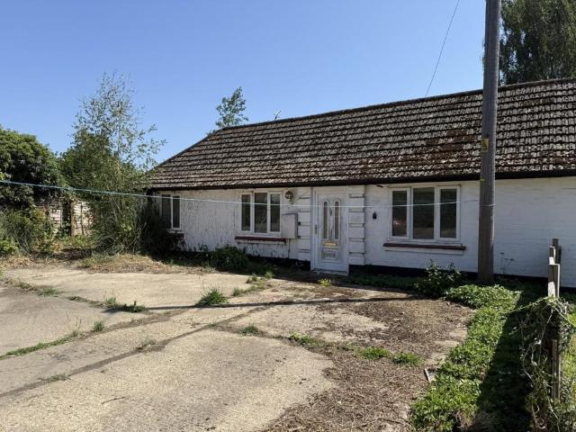 2 bedroom bungalow for sale