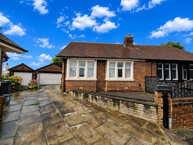 2 bedroom bungalow for sale