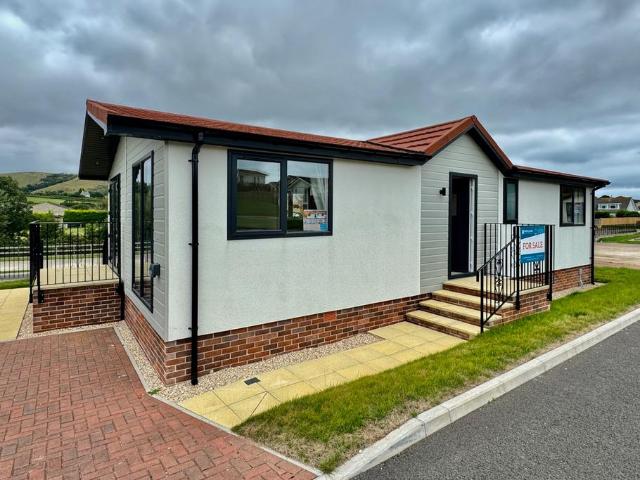 2 bedroom bungalow for sale