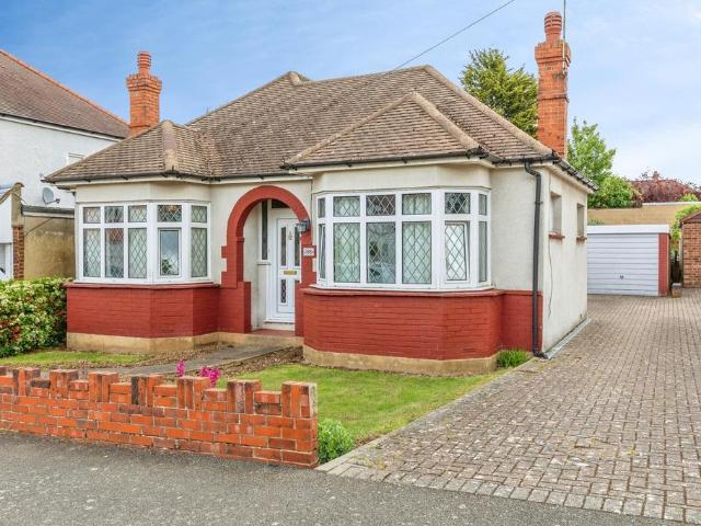 2 bedroom bungalow for sale