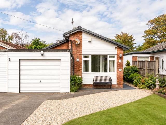 2 bedroom bungalow for sale